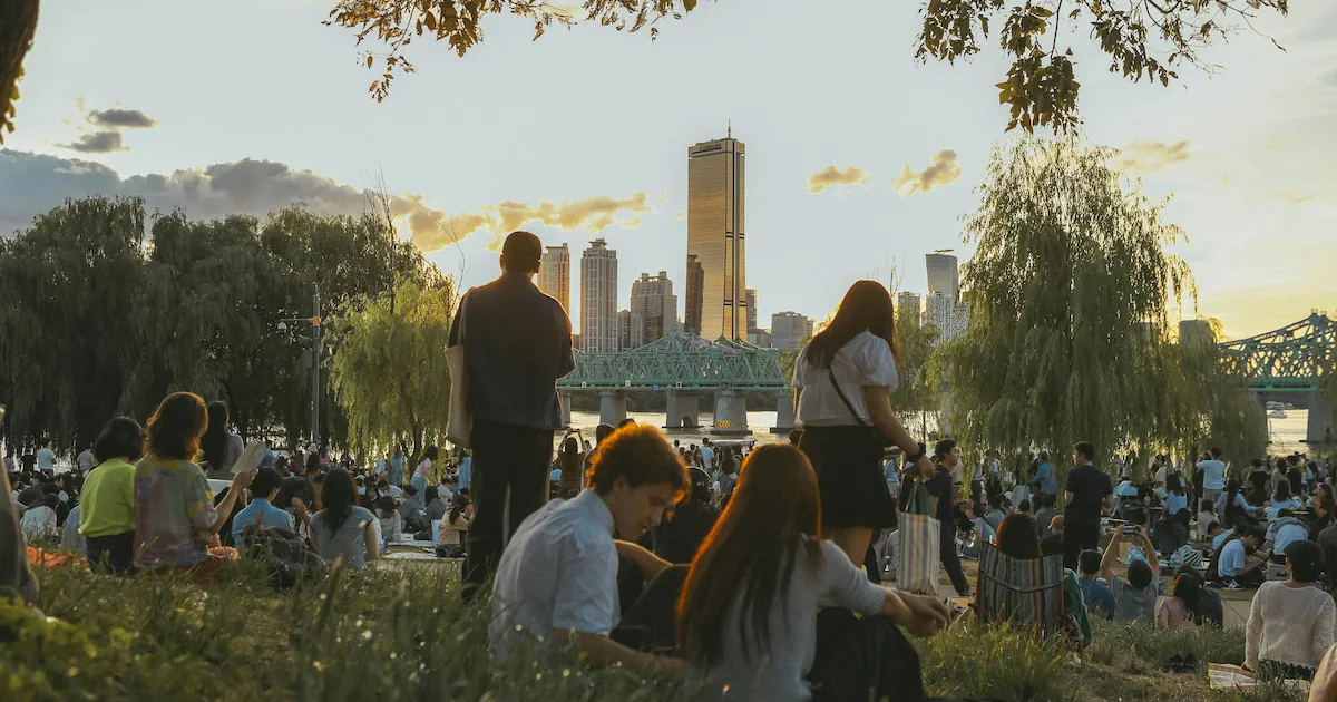How to Make Friends in Seattle as a Newcomer: Best Places and Tips